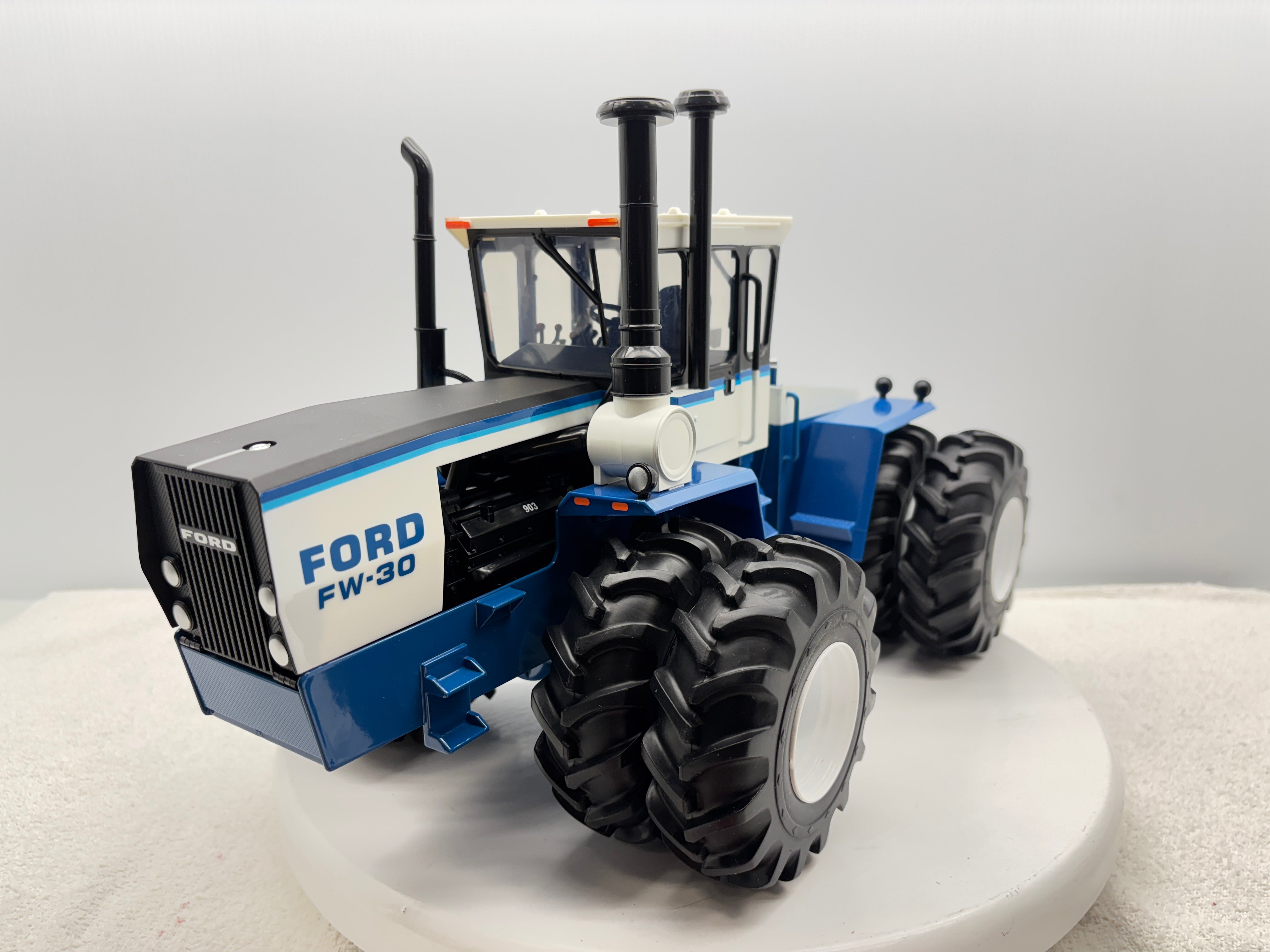 1/16 Ford FW-30 Toy Tractor Farmer – Creekside Farm Toys