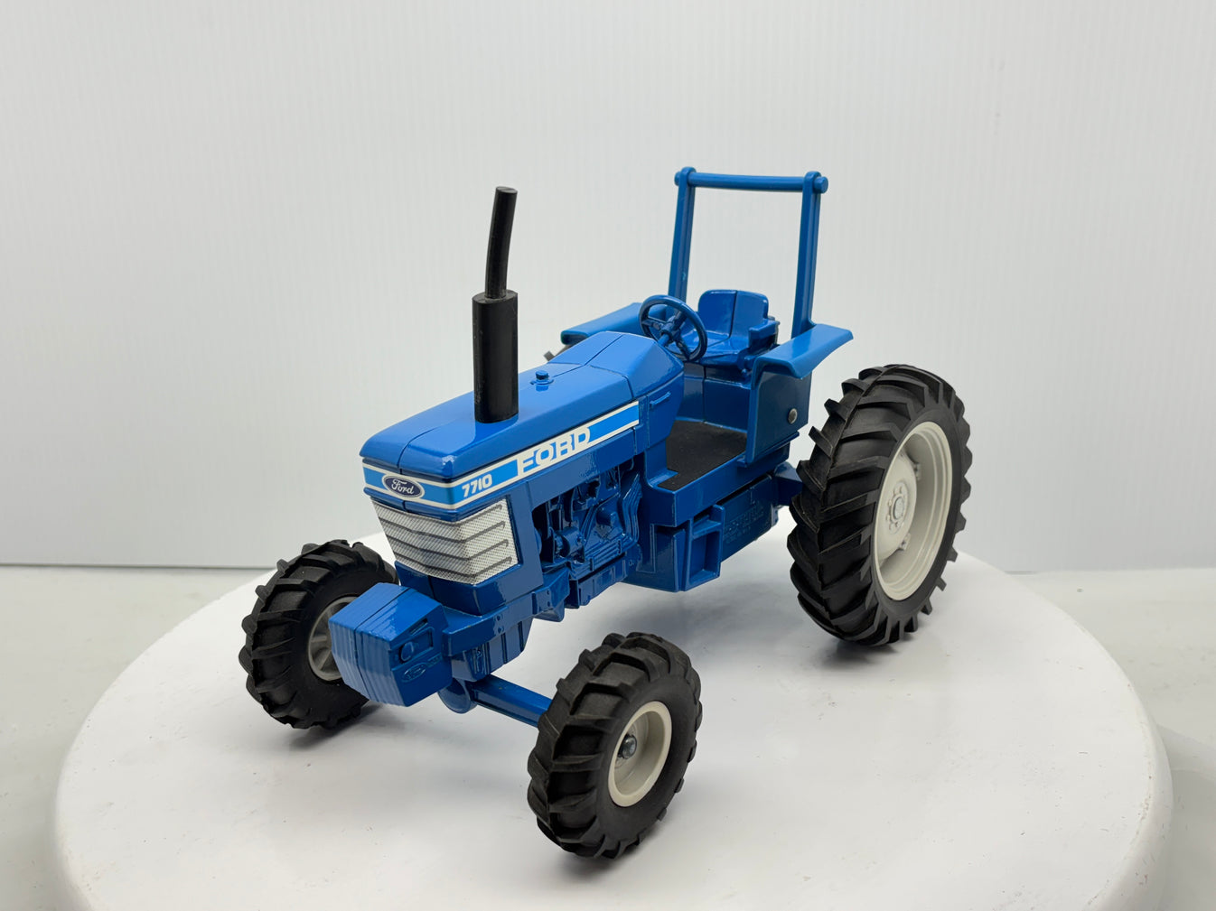 1/16 Ford 7710 – Creekside Farm Toys