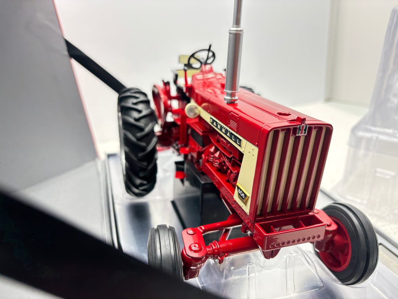 1/16 International Farmall 806 100th Anniversary – Creekside Farm Toys
