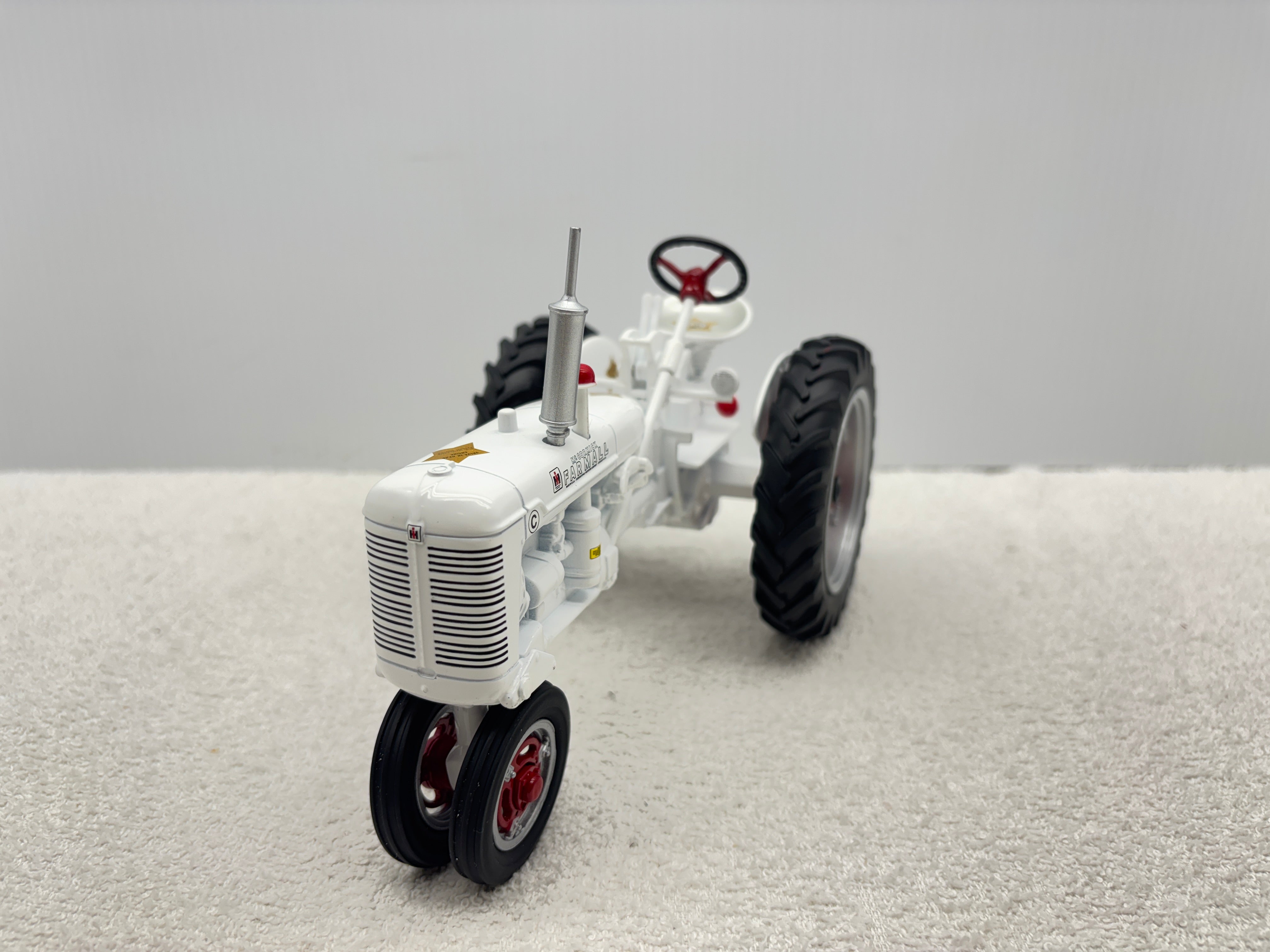 1/16 International Farmall C White Demonstrator – Creekside Farm Toys
