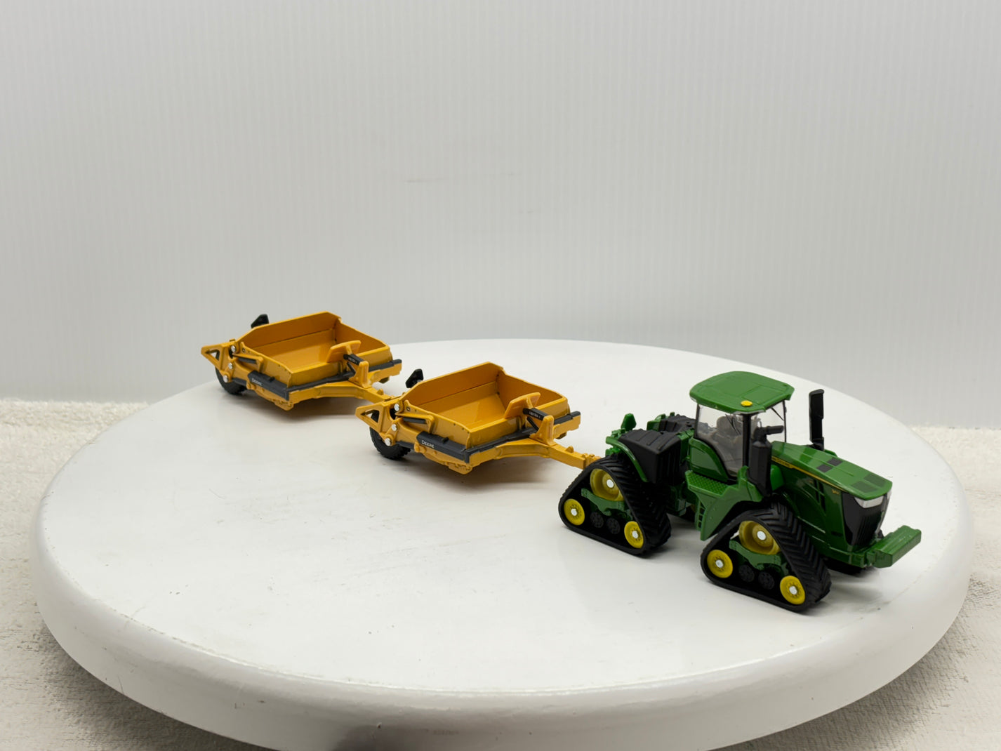 1/64 John Deere 9RX 590 Scraper Set – Creekside Farm Toys
