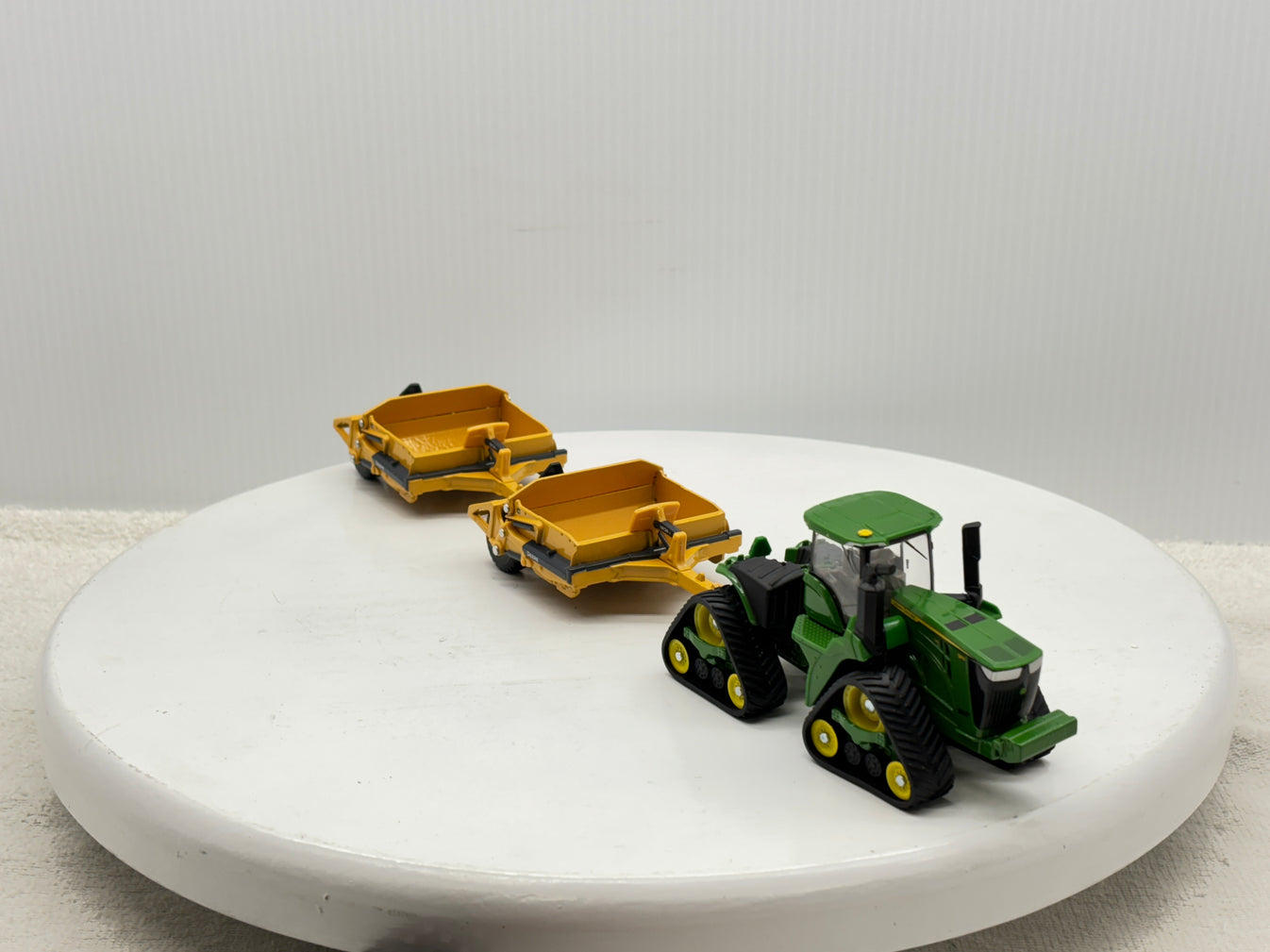 1/64 John Deere 9RX 590 Scraper Set – Creekside Farm Toys