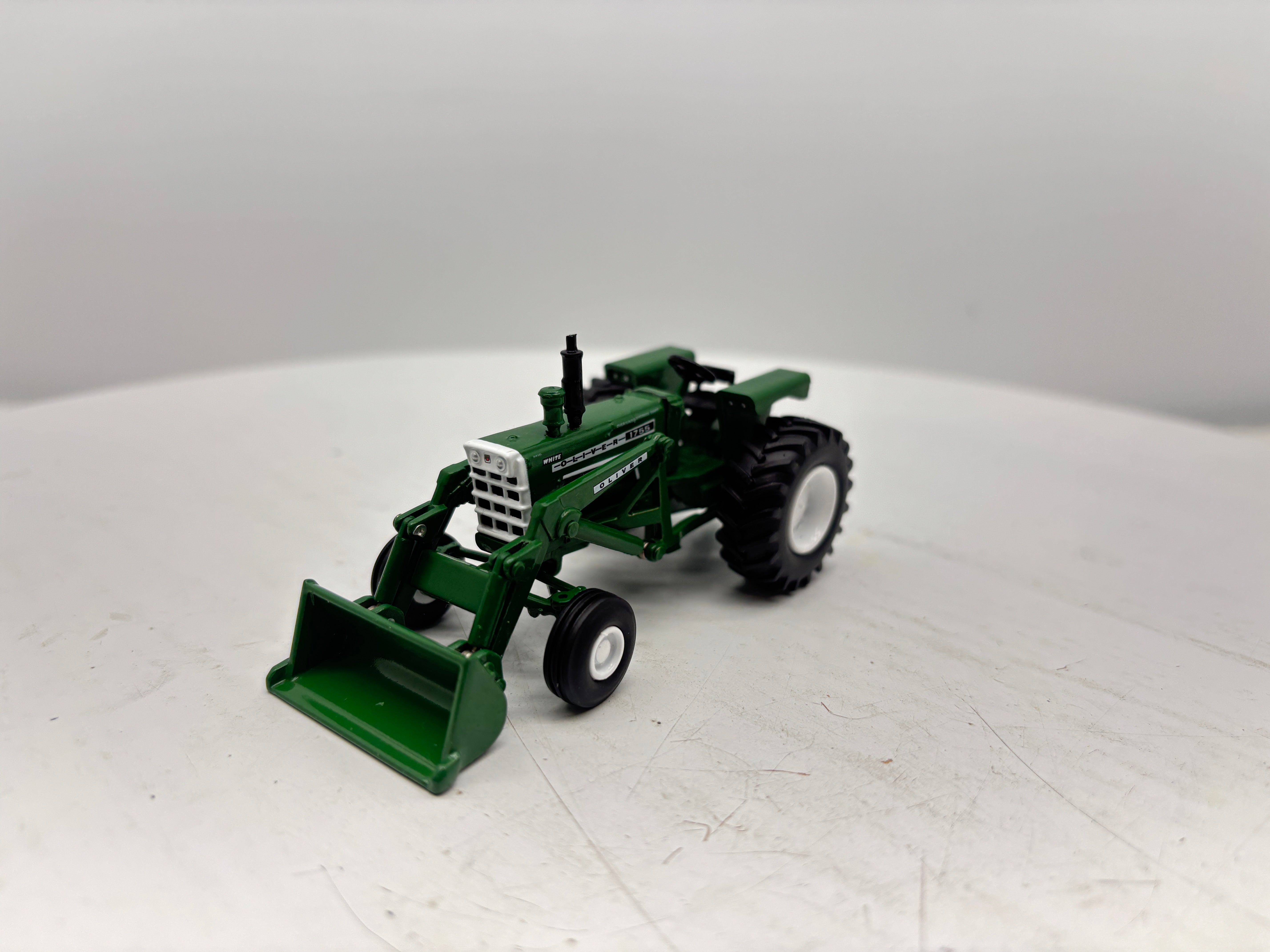 1/64 Oliver 1755 with Loader – Creekside Farm Toys