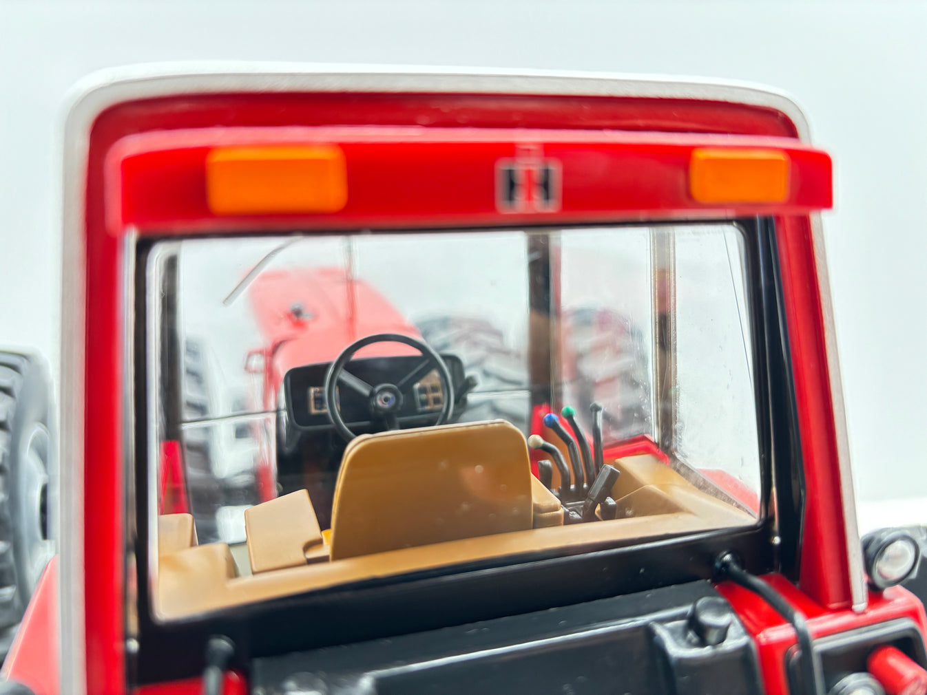 1/16 International 7688 – Creekside Farm Toys