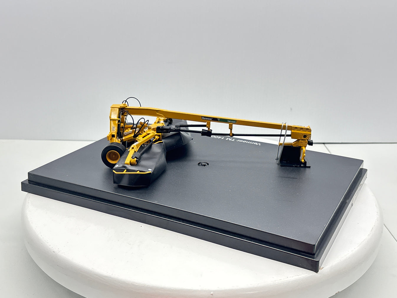 1/32 Vermeer TM 1400 – Creekside Farm Toys
